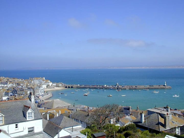 Flat 4 Seabirds House - Hayle