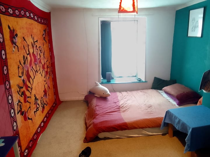 Mena House, Room 1 - Machynlleth