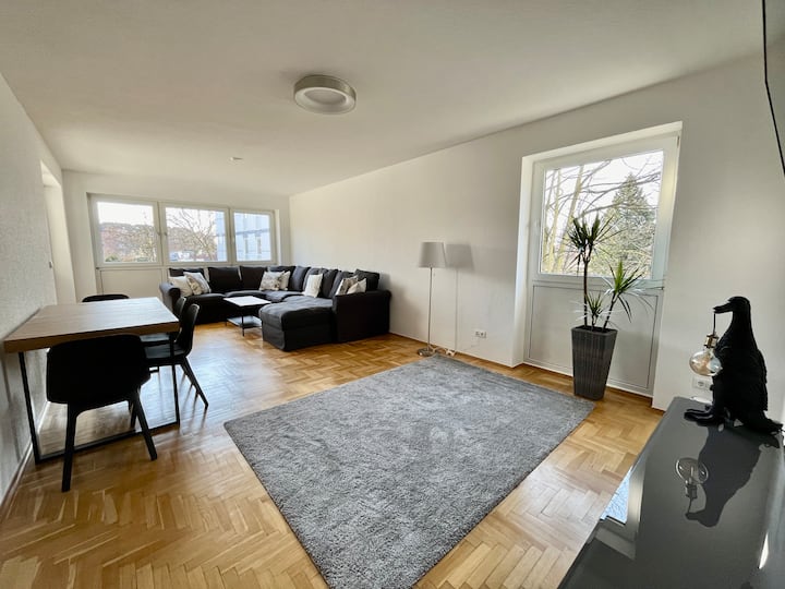 Lichtdurchflutete Wohnung Mit Perfekter Anbindung - Cologne
