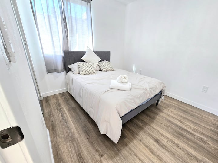 Newly Renovated 2 Bed / 1 Bath In Gardena - Torrance, CA