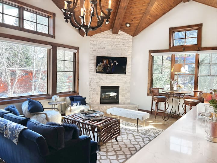 Prime Downtown Aspen Condo - Aspen, CO