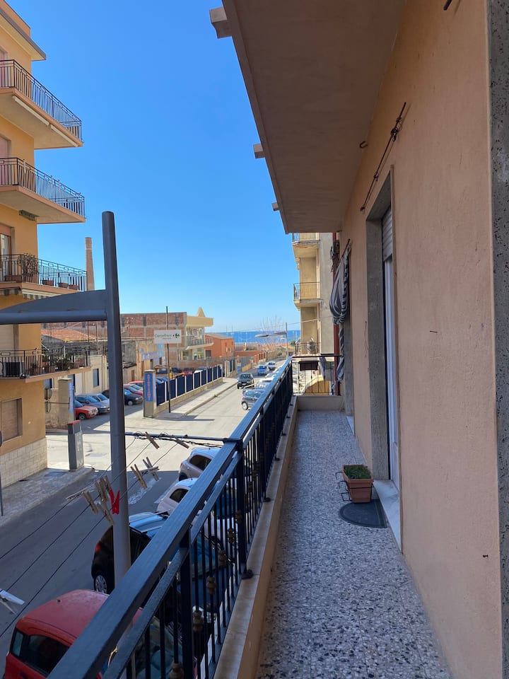A Due Passi Dalla Stazione/mare - Bova Marina