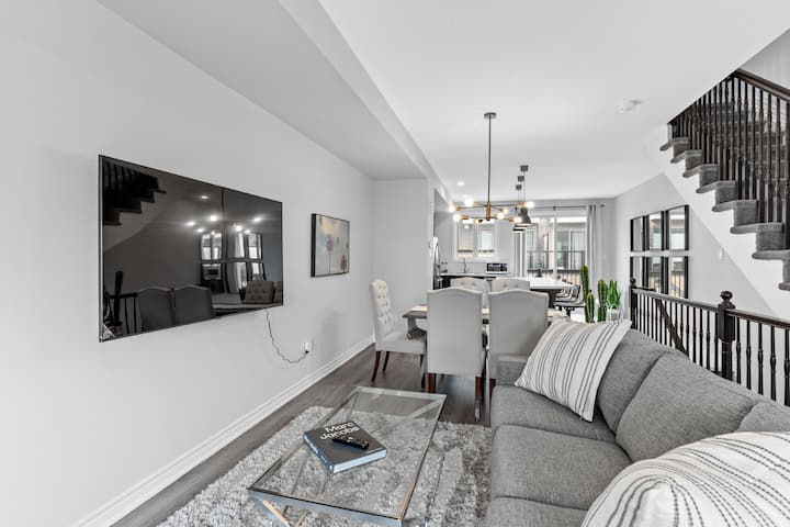 Modern Downtown Retreat - Ottawa