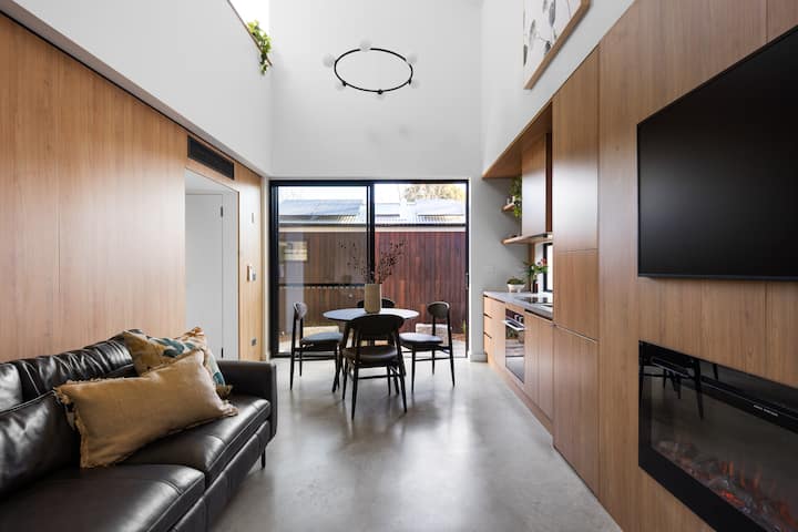 Spacious Lodge With Large Courtyard In Bendigo - Bendigo