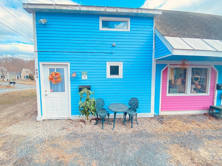 Tranquil Oasis With Colorful Touches - Brattleboro, VT