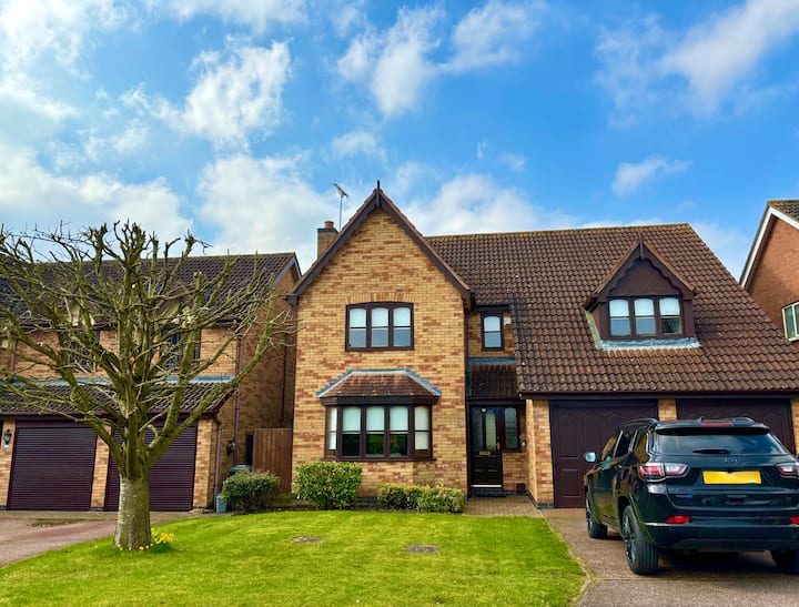 Silverstone Racetrack - 9 Mins Drive - Towcester - Towcester