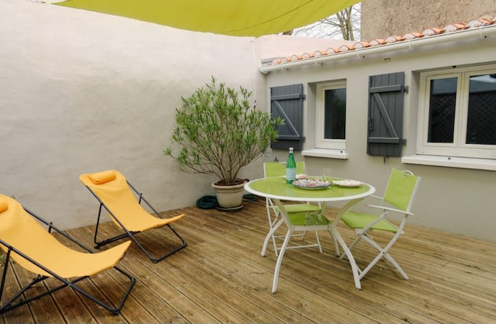Forty-eight - Plage de Saint-Gilles-Croix-de-Vie
