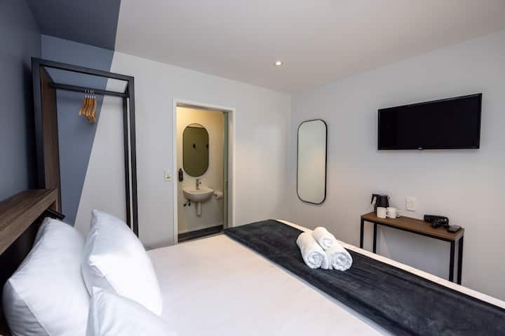 Haka House - King Ensuite - Franz Josef / Waiau