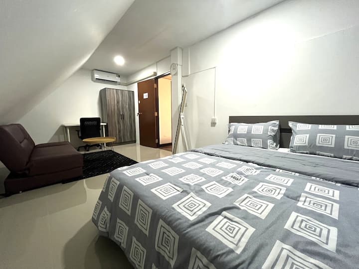 Rooftop Bedroom In Asoke Soi 12 - Bangkok