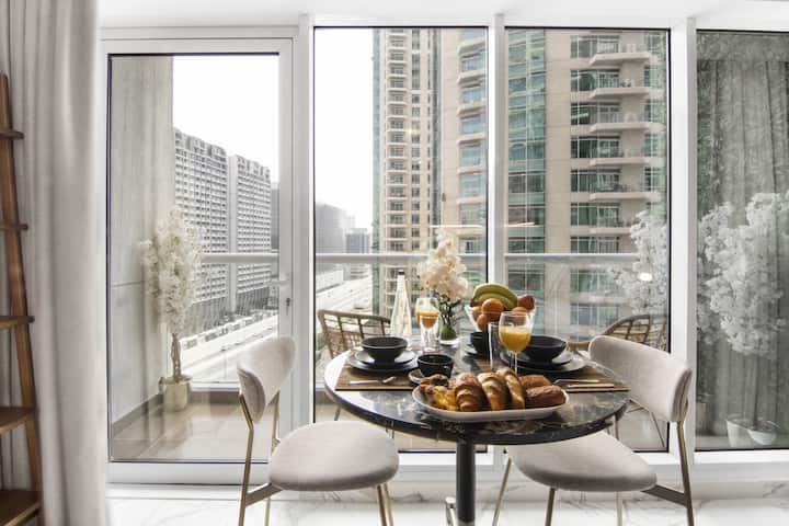 Modern Studio Near Dubai Mall Pool, Gym & Balcony - Dubái