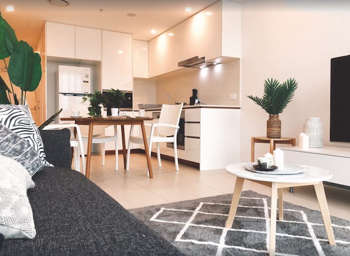 Perfect Brisbane Stay | 2br W/ Pool & Free Parking - Newstead