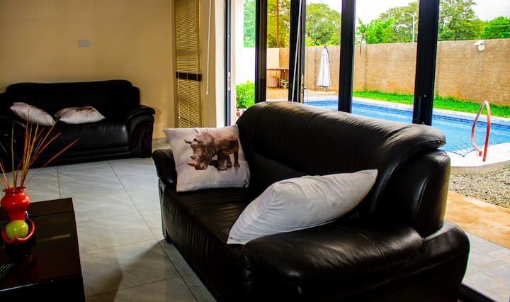 Family Deluxe Bedroom At Bethel Lodgings - ビクトリア・フォールズ