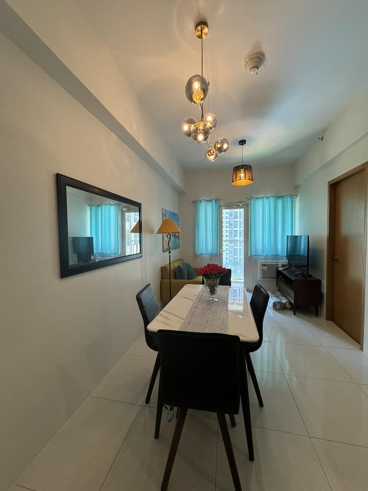 Cozy Nook Across Mitsukoshi Bgc Mall - Taguig