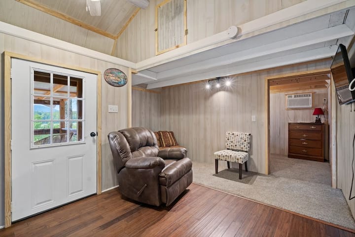 Lucky's Canoe & Kayak Cabin #3 - Lake Harriet, Amity