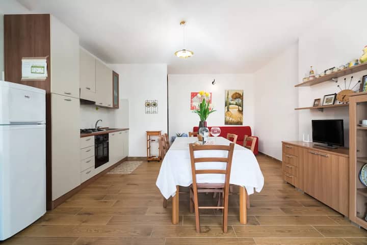 Trilo Neroli: Luminoso Trilocale A Orosei - Orosei