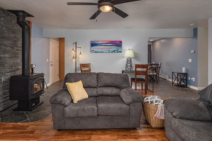 Cozy City Stay, 3bdrm Near Airport - Anchorage, AK