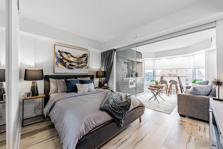 Yorkville Modern Chic Condo - Toronto