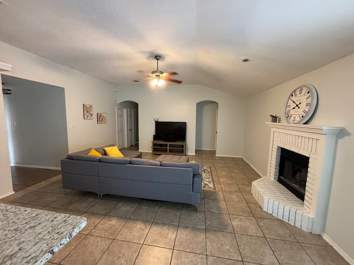 Peaceful, Spacious Room In Killeen - Killeen, TX