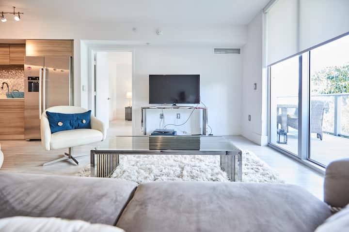 Luxury 2br Miami Beach W/pool, Near Beach, Parking - North Miami, FL
