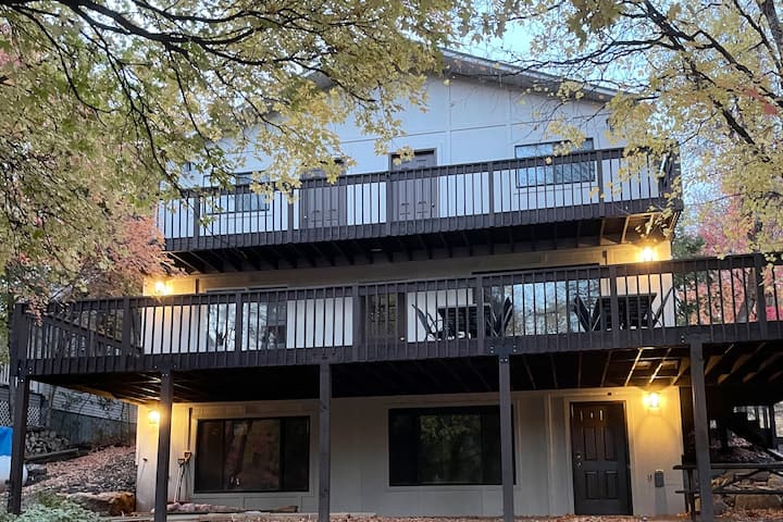 Swan Creek Haven—
7 Bed/4 Bath Sleeps 32 - Bear Lake