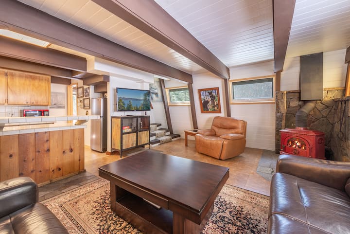 Pet Friendly, Fenced Yard, Cozy Kings Beach Cabin - North Lake Tahoe, CA