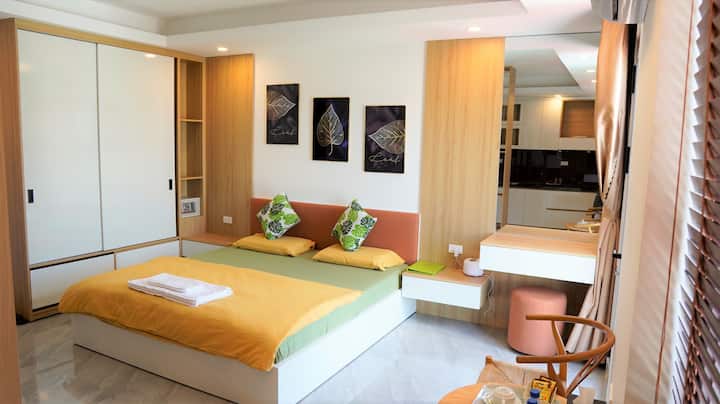 Apart With Balcony On The Beach - Da Nang, Province, Vietnam