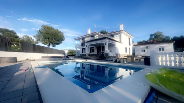 Casa Blanca Canis - Yecla