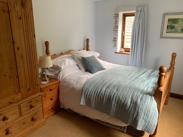 Escape To The Country! - Stroud