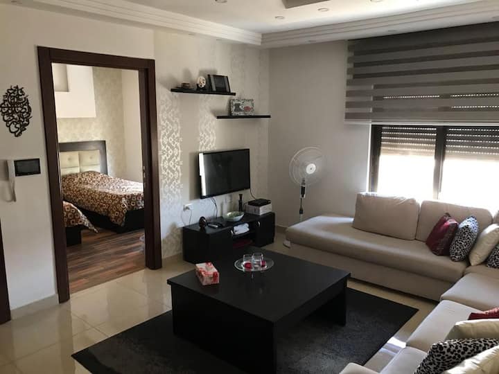 Peaceful Apartment In Amman 7th Circle Near Cozmo - Amman
