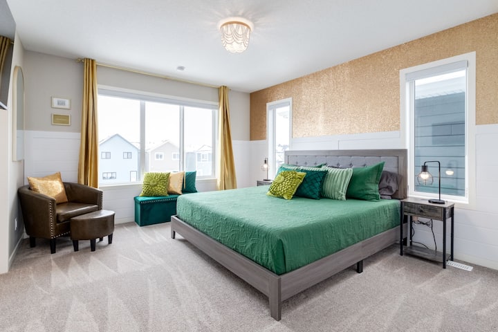 +Sleeps15 | 2kitchens | 3 Familyrooms | 5fullbaths - Calgary