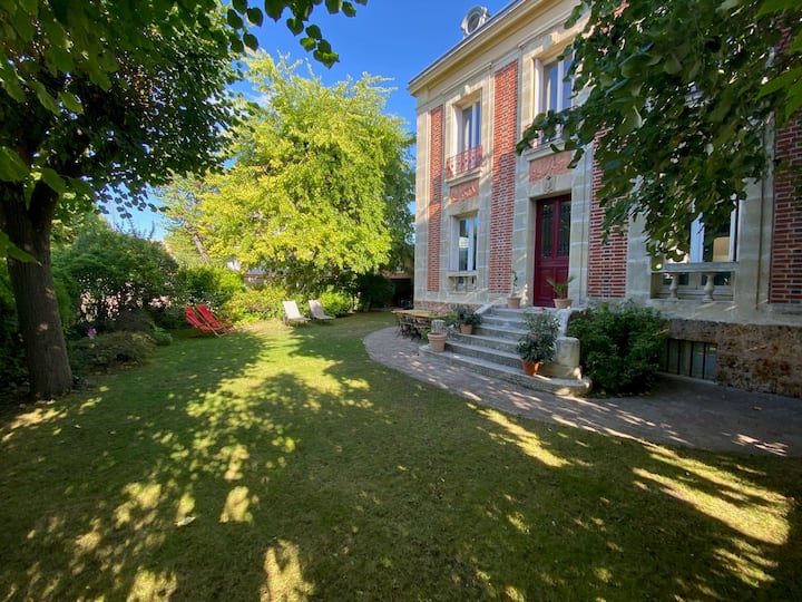 Belle Maison Fin 19e Avec Jardin - Saint-Germain-en-Laye