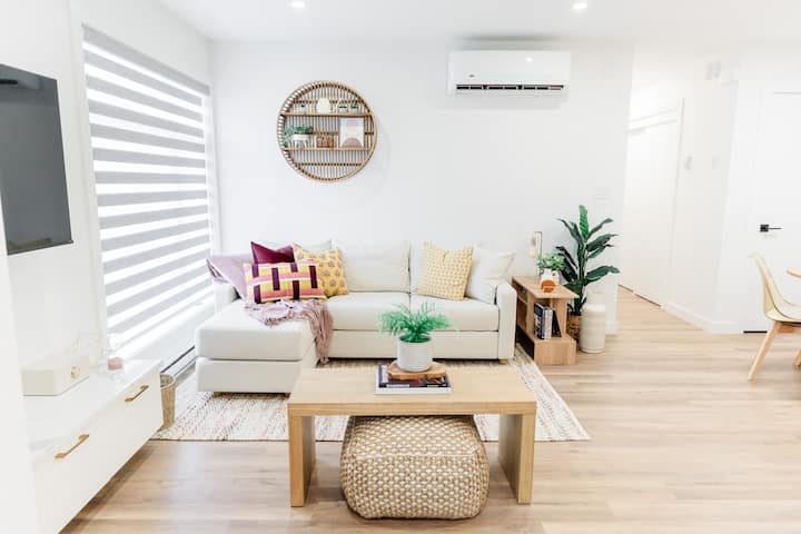*Refresh | Central & Trendy | 5 Min To Downtown* - Winnipeg