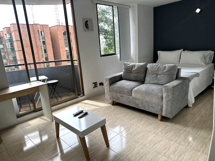 Apto Moderno/fast Wifi/poblado/aire Acondicionado - Medellín