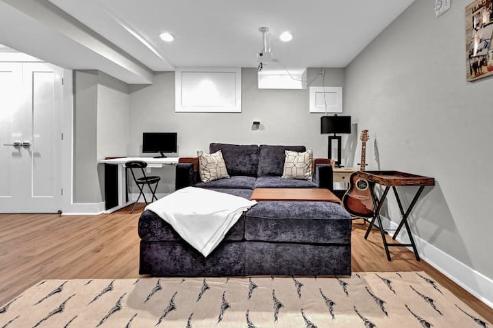 Sunny South Boston Condo With Private Hot Tub - Aéroport de Boston Logan (BOS)