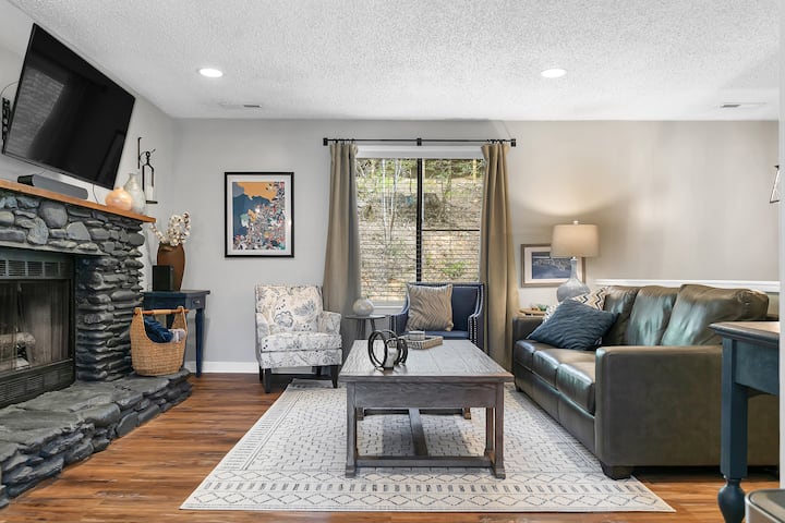 4 Bed/2bath Dog Friendly Nature Lovers Retreat - Brevard, NC