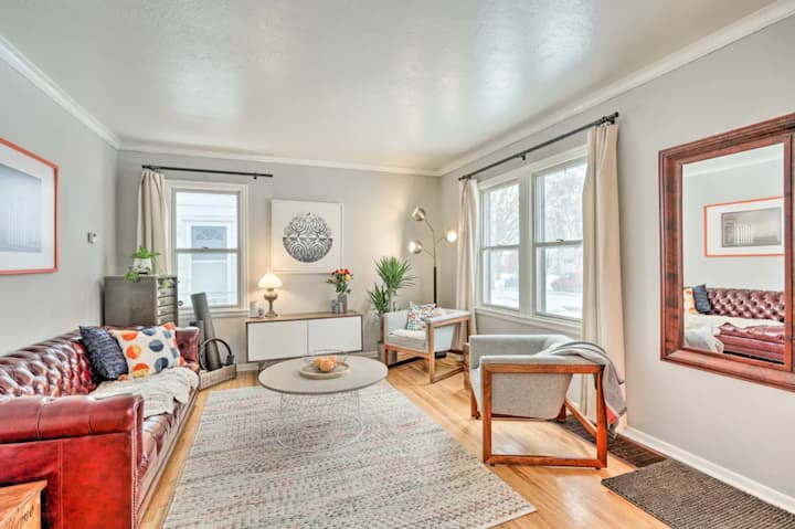 Cute, Cosy, Convenient Cottage Minutes From Cities - Minneapolis, MN