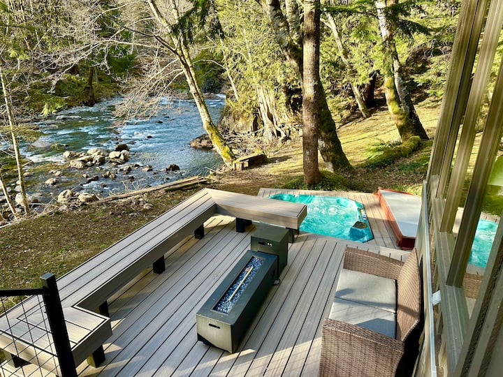 Hidden Falls Hot Tub River View @ South Fork (2br) - Olallie State Park, North Bend