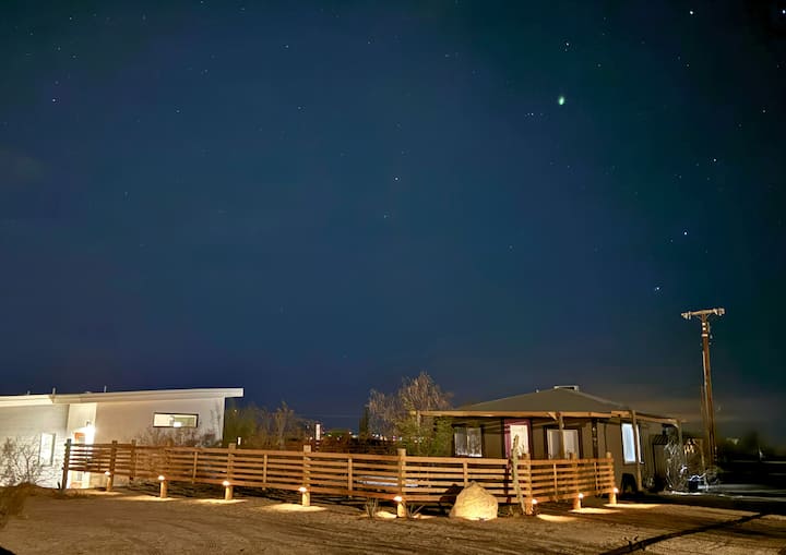 Desert Reef: Modern Homestead Near Jt Park - Joshua Tree, CA