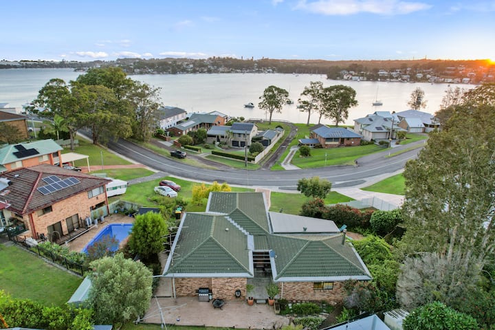 Sealand Retreat - Lake Macquarie