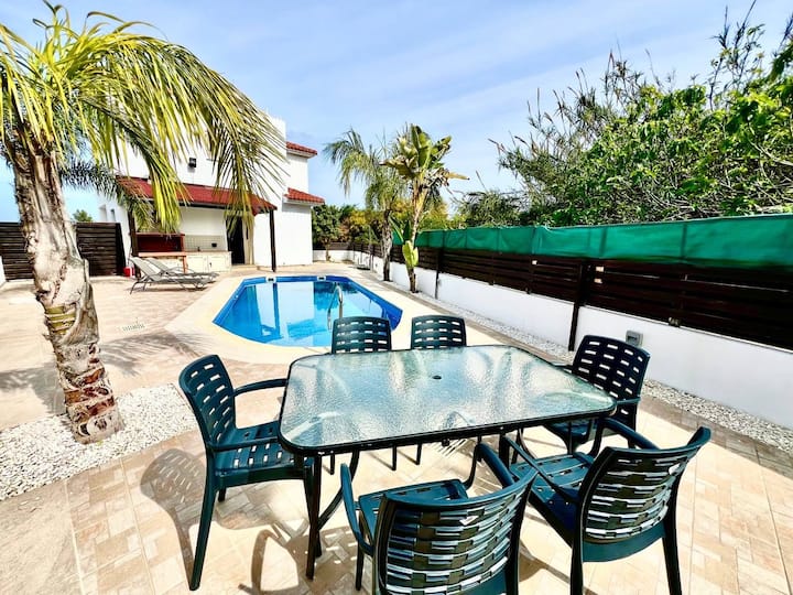 Pernera Cozy 4br Villa - Protaras