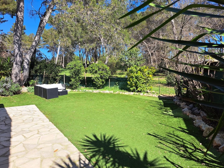 Maisonnette Au Milieu Des Pins - Mougins