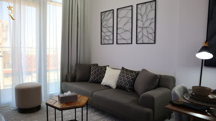 Bright Floret 1br | Quiet Retreat & Nye Fireworks - Abu Dhabi Airport (AUH)