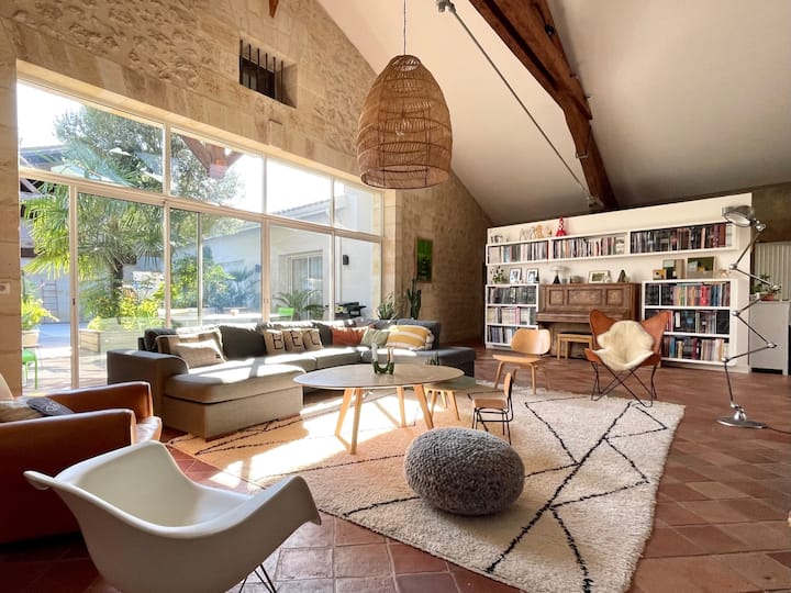 Ancien Chai Rénové 300m2, Piscine, Parking - Bordeaux