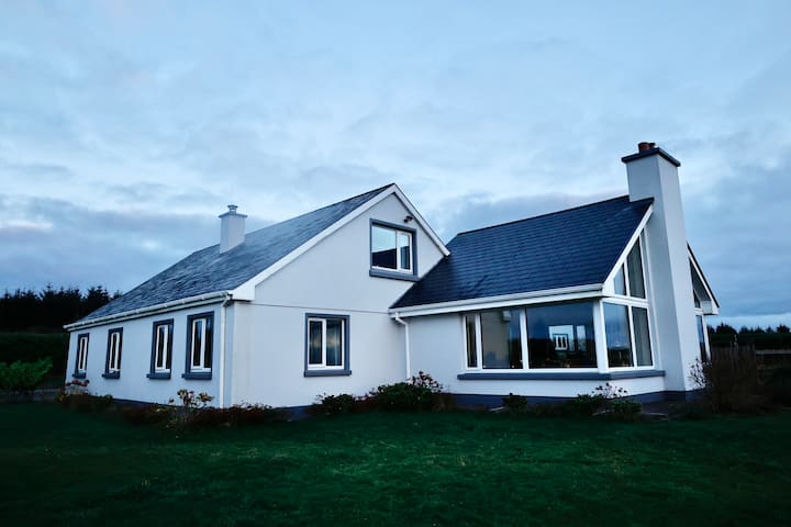 Mountain Ash Cottage, Knocknaboul  Kerry,

P51y7d7 - County Kerry