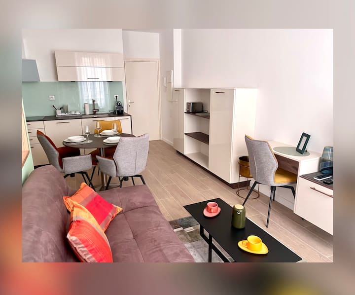 Un Petit Bijou- Design- Hyper Central-wifi-clim - Nice