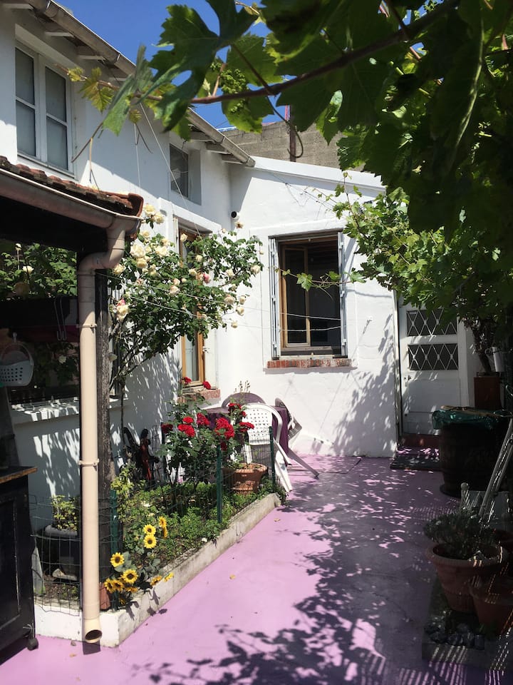 Petite Maison Pour 4 Personnes - Aubervilliers