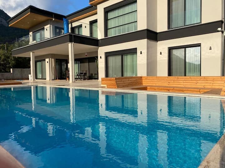 Secluded Luxe Villa-nature & Sea - Ичмелер