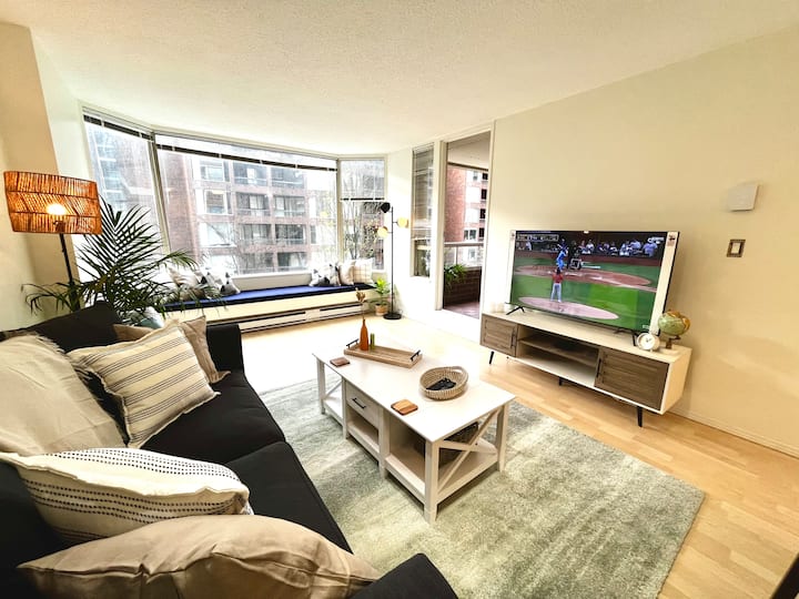 Sleek Urban Oasis | Free Parking - Vancouver
