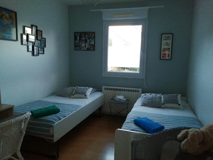 Chambre Avec Deux Lits De 90x190 - Saumur