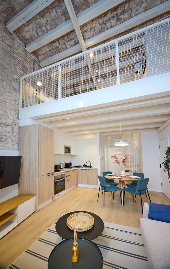 Renovated Bright Loft By City Center - Barcelona